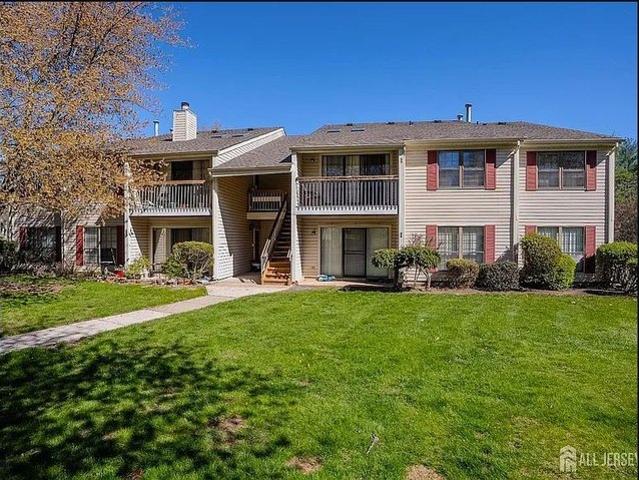 88 Crabapple Ln, Franklin, NJ 08823
