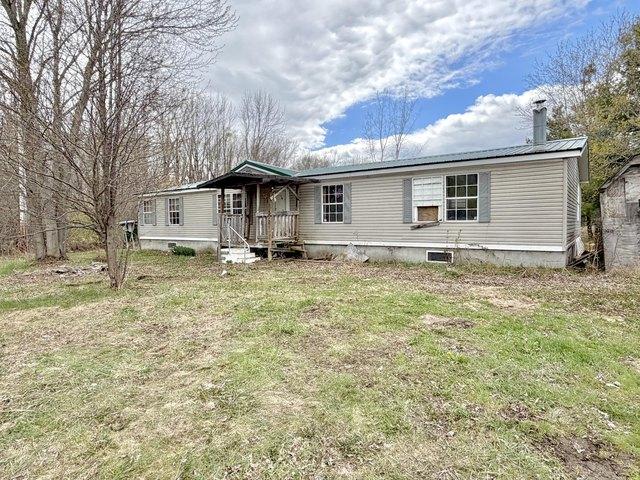 88 Dumont Rd, Champlain, NY 12919