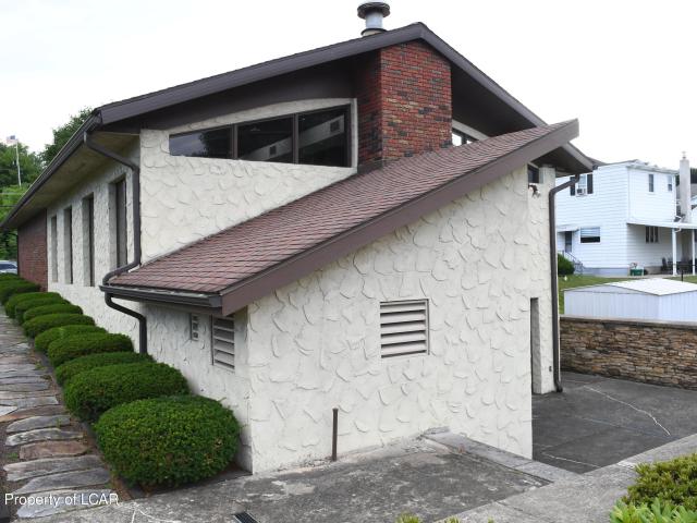 88 E Oak Street