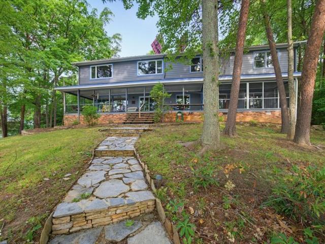88 Hobart Dr, Semora, NC 27343