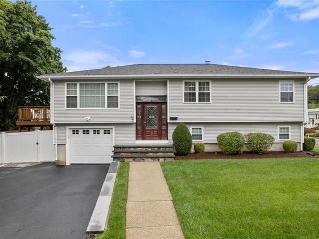 88 Locust Ave, North Providence, RI 02911