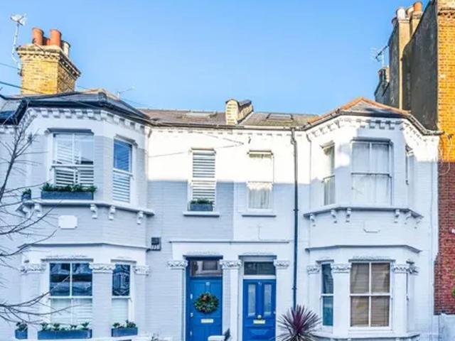 88 Mallinson Road, London, SW11 1BN, United Kingdom | 2 bed apartment for rent #137998480 | Rentberry