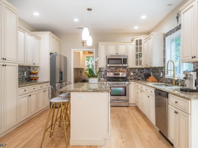 88 Mathews Ave