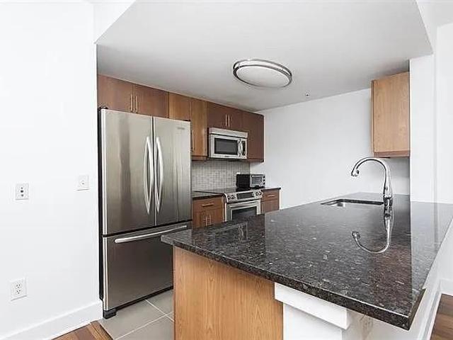 88 Morgan St # 305