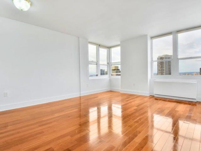 88 Morgan St # 3409