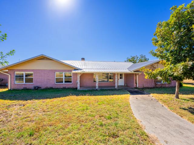 88 Oak Alley, Kerrville, TX 78028 | MLS #6629 | Compass