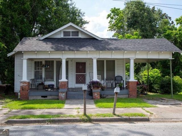 88 Oak St, Baxley, GA 31513