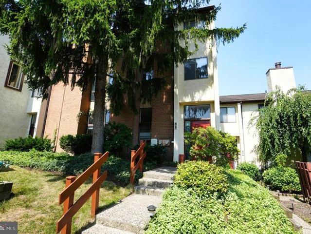 88 Palace Ct, Chalfont, PA 18914