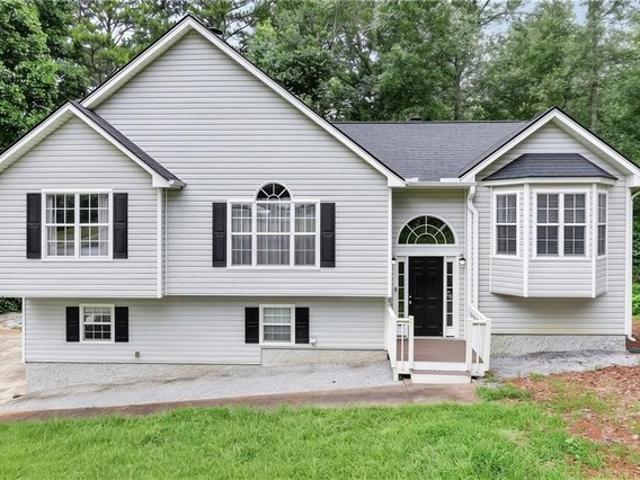 88 Paradise Trl, Douglasville, GA 30134