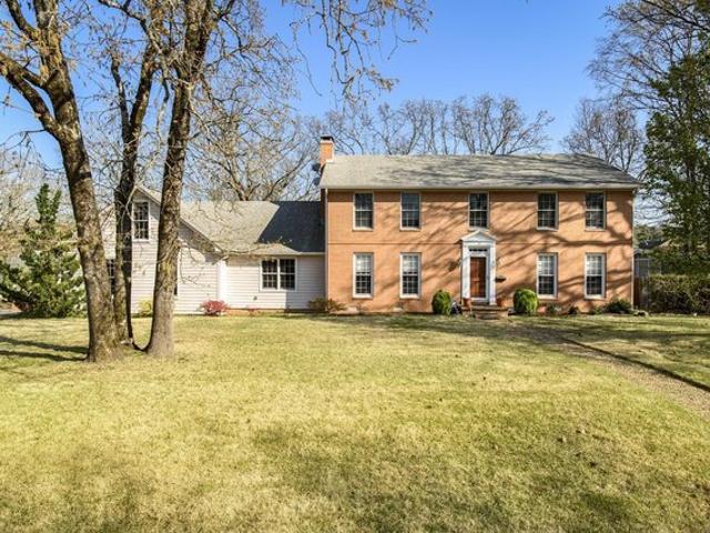 88 Pebble Beach Dr, Little Rock, AR 72212