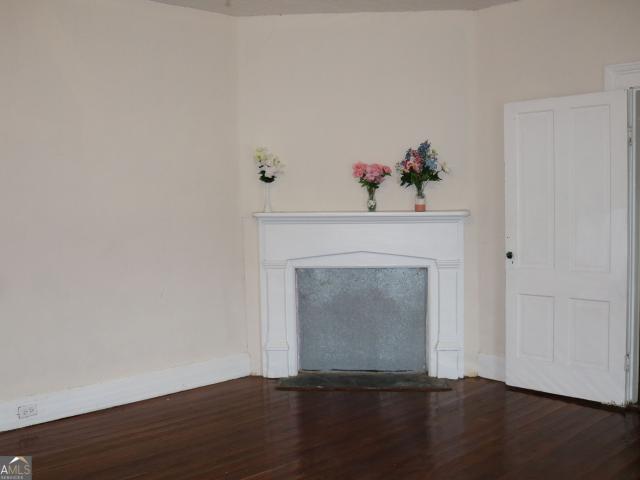 88 Railroad Avenue