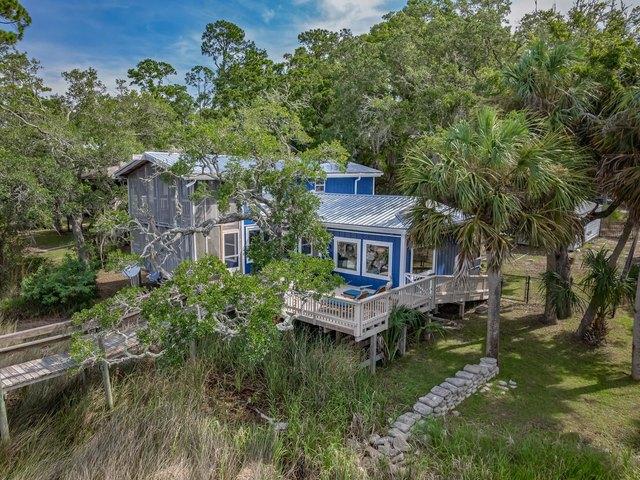 88 River Dr, Panacea, FL 32346