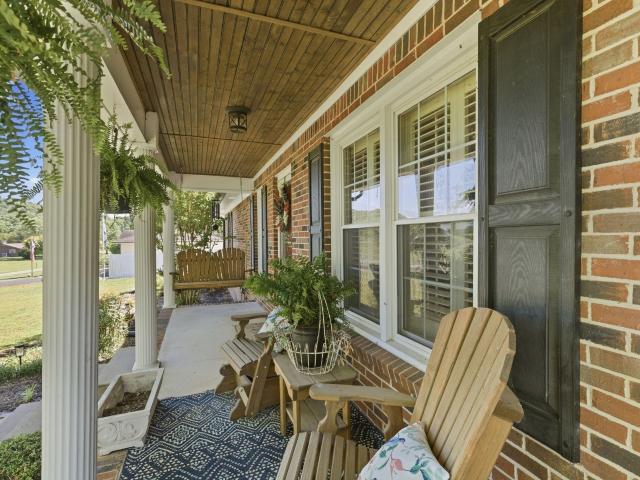 88 Riverbend Dr