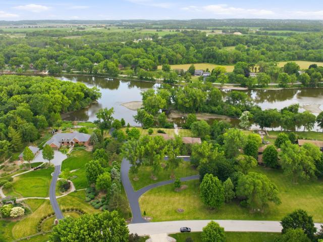 88 Riverwood Drive