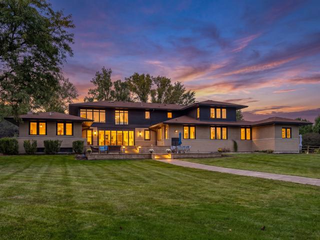 88 Riverwood Drive