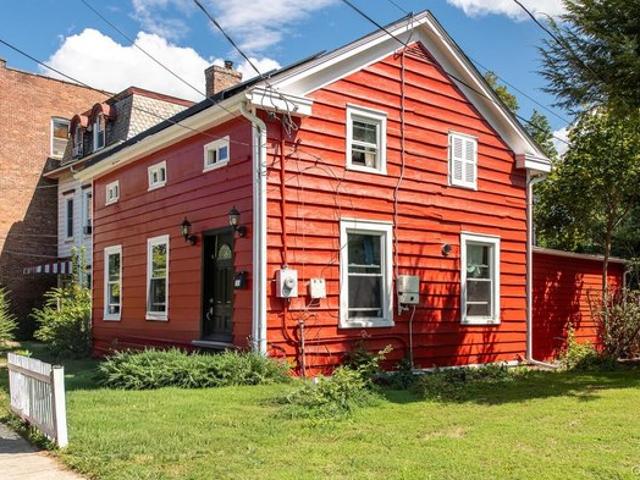 88 S Hamilton St, Poughkeepsie, NY 12601