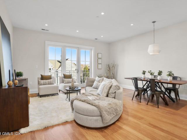 88 S Water St, Unit 104, Greenwich, CT 06830 | MLS #124733 | Compass