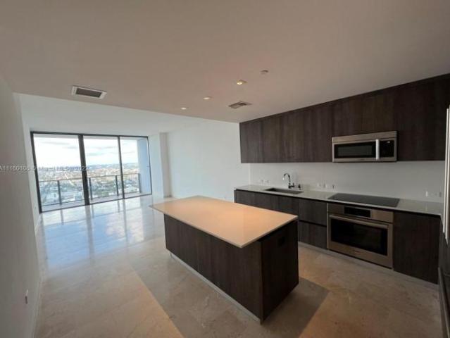 88 SW 7 #3606 Miami, FL 33131