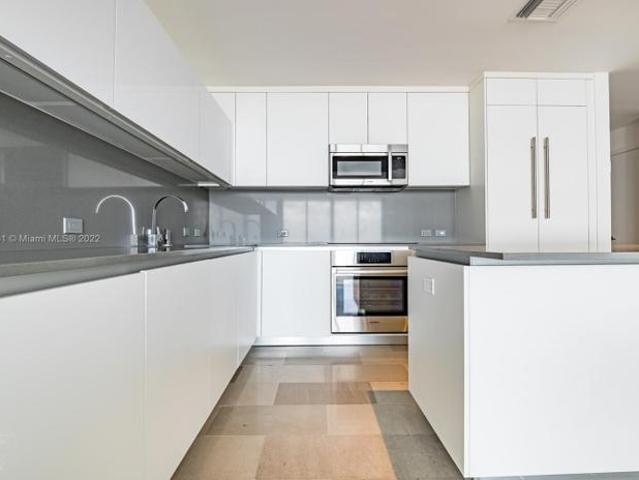 88 SW 7th St #1210 Miami, FL 33130