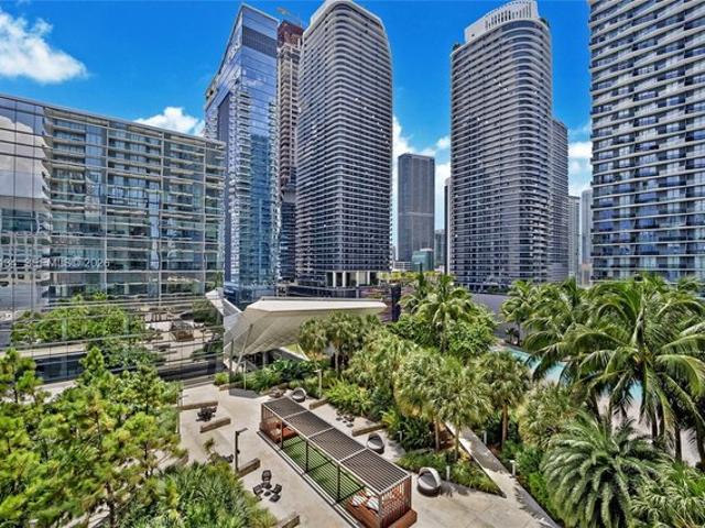 88 SW 7th St Apt 1009, Miami, FL 33130
