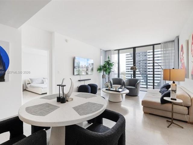 88 SW 7th St Apt 1010, Miami, FL 33130