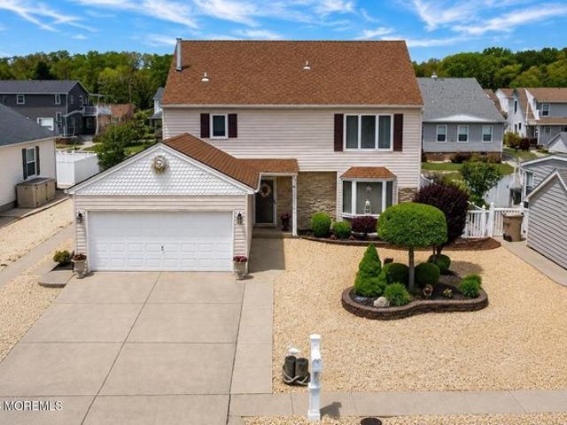 88 Storm Jib Ct, Bayville, NJ 08721