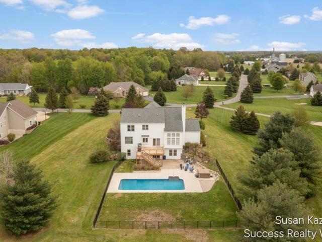 88 Summerwyn Dr SE, Caledonia, MI 49316