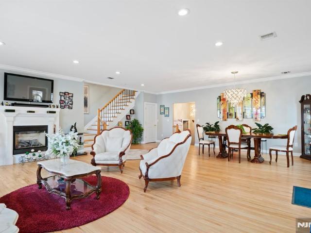 88B Myrtle Avenue