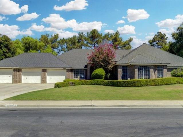8904 Gascony Ct, Bakersfield, CA 93311