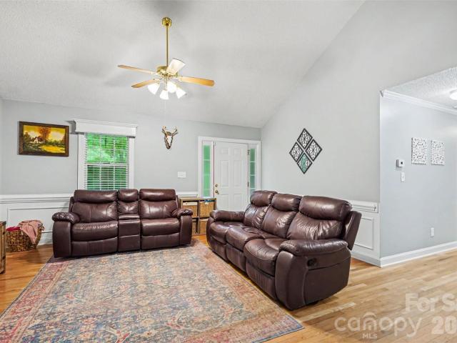 8904 Gosnell Drive