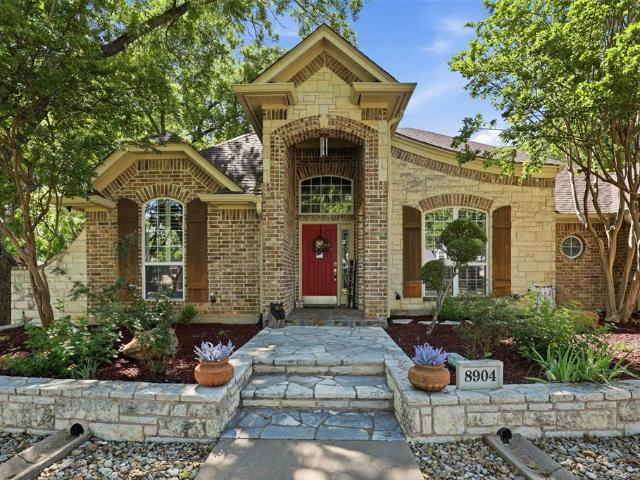 8904 Woodlawn Drive