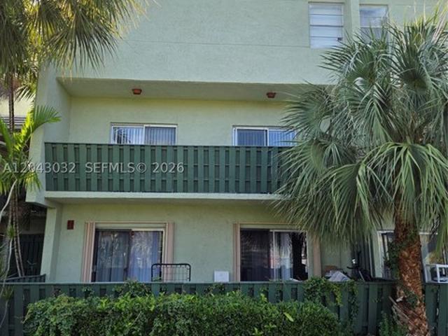 8905 NW 28th Dr Apt B, Coral Springs, FL 33065