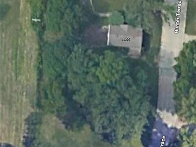 8905 E 55th St, Raytown, MO 64133