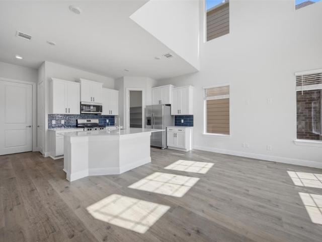 8905 Shoppers Lane