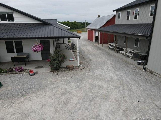 8905 Tunnel Mill Rd, Marysville, IN 47141