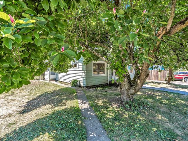 8906 n willamette blvd