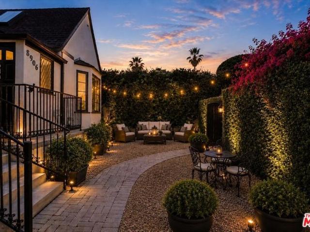 8906 Ashcroft Ave, West Hollywood, CA 90048