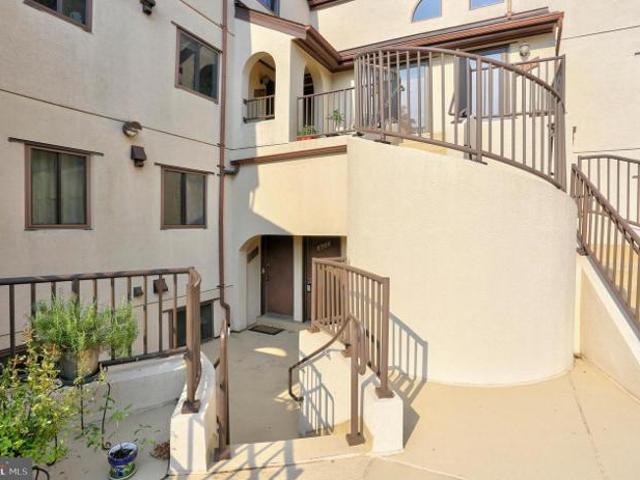 8906 Battery Pl #4 Bethesda, MD 20814