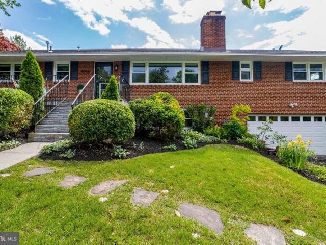 8906 Dogue Dr, Alexandria, VA 22309