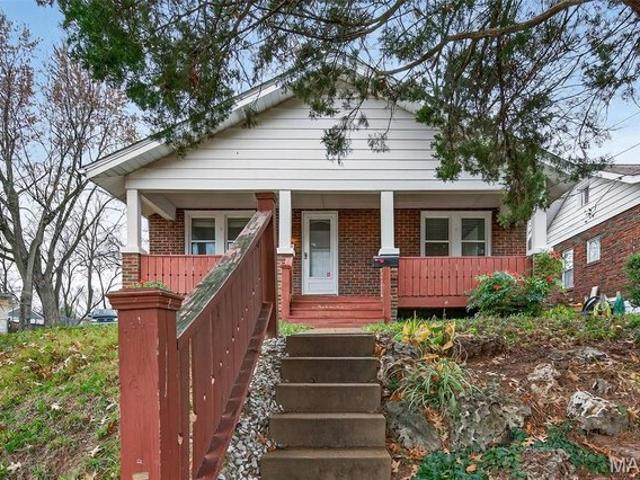 8907 Argyle Ave, Overland, MO 63114