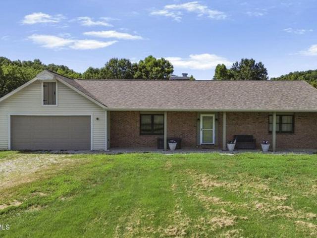 8907 Kings Chapel Rd, Centertown, MO 65023