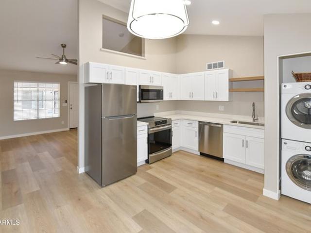 8907 W Manzanita Dr, Peoria, AZ 85345