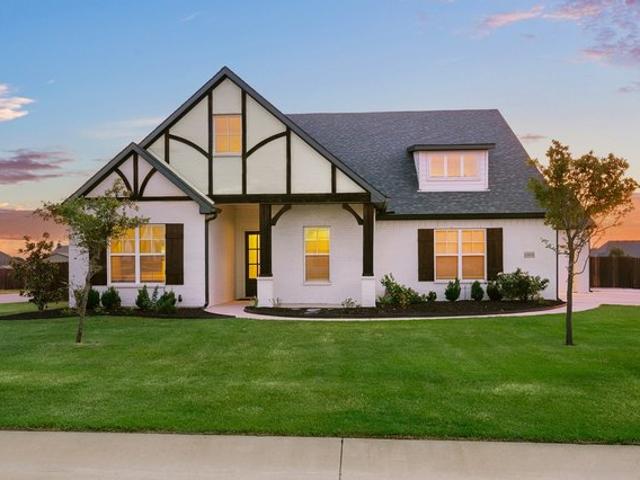 8908 Lazy Oak Dr, Justin, TX 76247