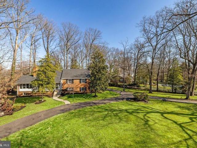 8908 Southwick St, Fairfax, VA 22031