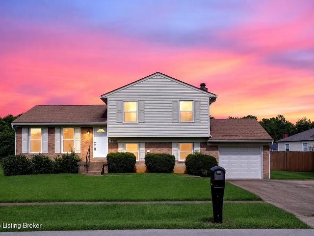 8908 Thelma Ln