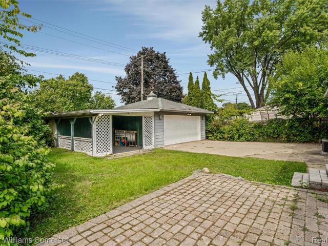 8909 Shannon Drive