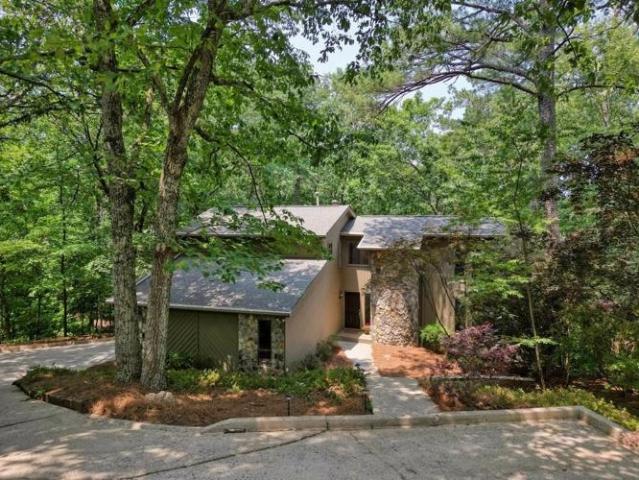 8900 N Mt Dr, Johns Creek, GA 30022