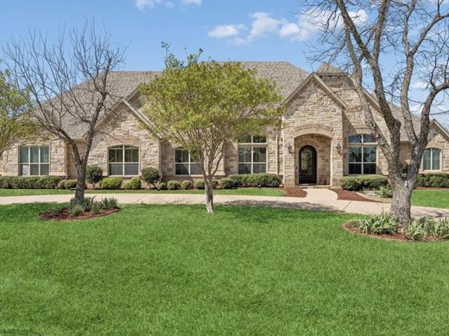 8900 Augusta Dr, Granbury, TX 76049
