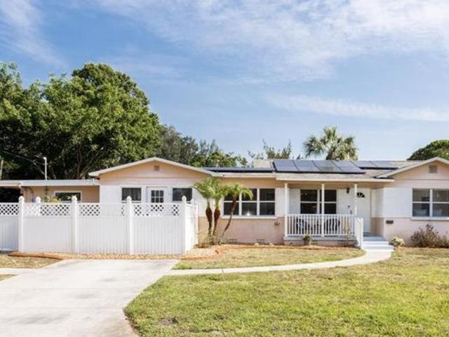 8900 Bay St NE, Saint Petersburg, FL 33702