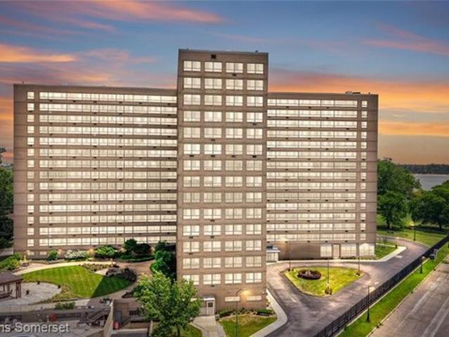 8900 E Jefferson Ave Apt 204, Detroit, MI 48214